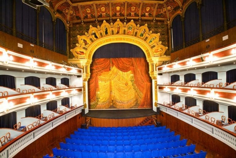 Cultura recupera la programación en el Teatre Principal de Castelló ...